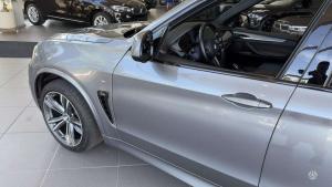 Grey BMW X5 2015 in Marijampole, with an engine capacity of 2.99 L and mileage of 247 thousand km for 23999 €, photo 4 on AUTOMOTO.COM.LV