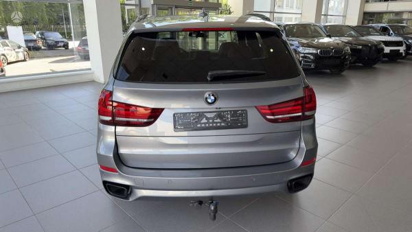 Grey BMW X5 2015 in Marijampole, with an engine capacity of 2.99 L and mileage of 247 thousand km for 23999 €, photo 9 on AUTOMOTO.COM.LV