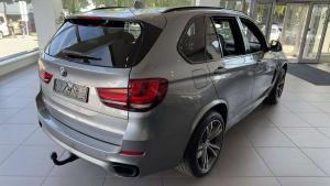 Grey BMW X5 2015 in Marijampole, with an engine capacity of 2.99 L and mileage of 247 thousand km for 23999 €, photo 12 on AUTOMOTO.COM.LV