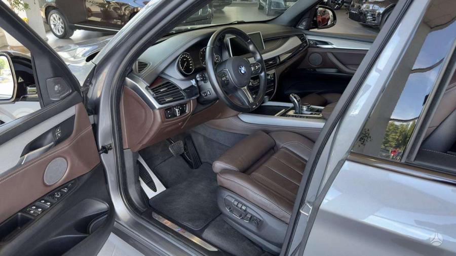 Grey BMW X5 2015 in Marijampole, with an engine capacity of 2.99 L and mileage of 247 thousand km for 23999 €, photo 18 on AUTOMOTO.COM.LV
