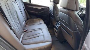 Grey BMW X5 2015 in Marijampole, with an engine capacity of 2.99 L and mileage of 247 thousand km for 23999 €, photo 20 on AUTOMOTO.COM.LV