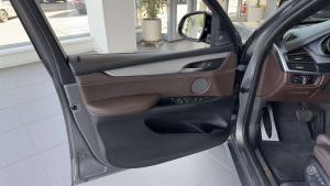 Grey BMW X5 2015 in Marijampole, with an engine capacity of 2.99 L and mileage of 247 thousand km for 23999 €, photo 22 on AUTOMOTO.COM.LV