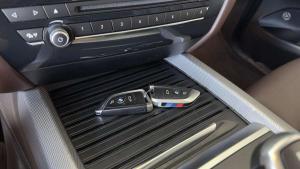 Grey BMW X5 2015 in Marijampole, with an engine capacity of 2.99 L and mileage of 247 thousand km for 23999 €, photo 36 on AUTOMOTO.COM.LV