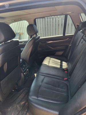 Grey BMW X5 2015 in Kaunas, with an engine capacity of 2.98 L and mileage of 254 thousand km for 15000 €, photo 11 on AUTOMOTO.COM.LV