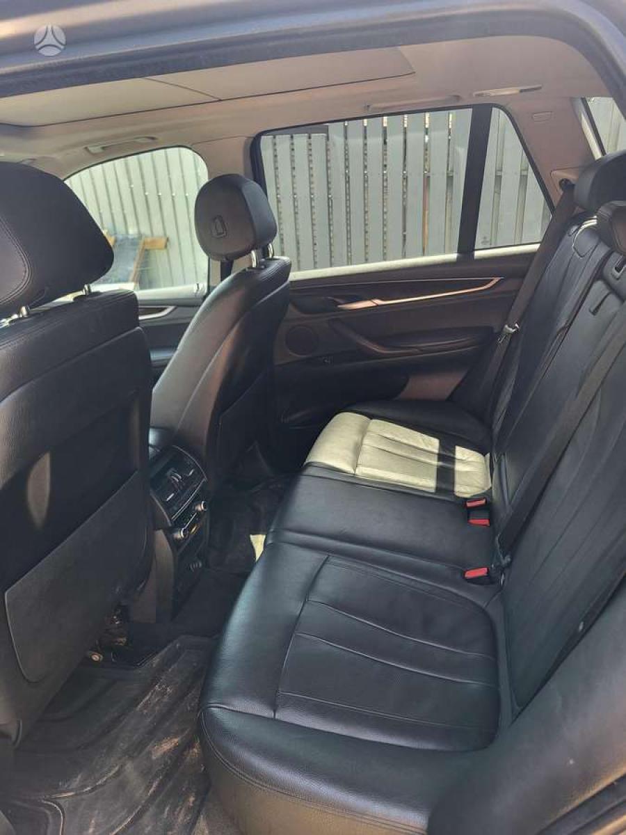 Grey BMW X5 2015 in Kaunas, with an engine capacity of 2.98 L and mileage of 254 thousand km for 15000 €, photo 11 on AUTOMOTO.COM.LV