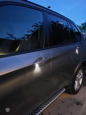 Grey BMW X5 2015 in Kaunas, with an engine capacity of 2.98 L and mileage of 254 thousand km for 15000 €, photo 16 on AUTOMOTO.COM.LV