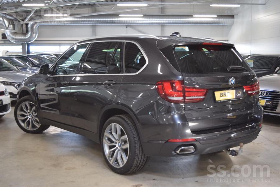 Grey BMW X5 2015 in Riga, with an engine capacity of 3.00 L and mileage of 181 thousand km for 19900 €, photo 3 on AUTOMOTO.COM.LV