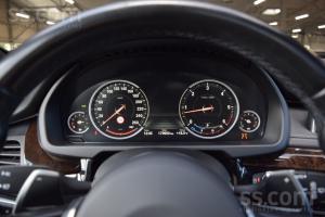Grey BMW X5 2015 in Riga, with an engine capacity of 3.00 L and mileage of 181 thousand km for 19900 €, photo 10 on AUTOMOTO.COM.LV