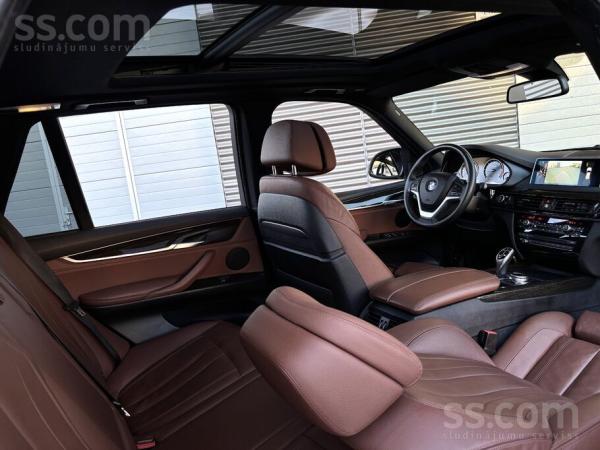 Grey BMW X5 2015 in Riga, with an engine capacity of 3.00 L and mileage of 210 thousand km for 18750 €, photo 5 on AUTOMOTO.COM.LV