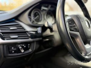 Grey BMW X5 2015 in Riga, with an engine capacity of 2.00 L and mileage of 247 thousand km for 23353 €, photo 10 on AUTOMOTO.COM.LV