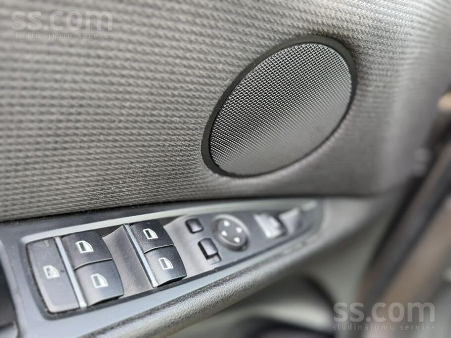 Grey BMW X5 2015 in Riga, with an engine capacity of 2.00 L and mileage of 247 thousand km for 23353 €, photo 13 on AUTOMOTO.COM.LV