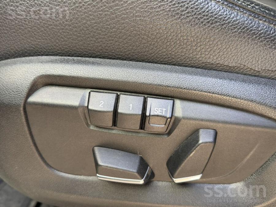 Grey BMW X5 2015 in Riga, with an engine capacity of 2.00 L and mileage of 247 thousand km for 23353 €, photo 14 on AUTOMOTO.COM.LV