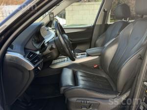 Grey BMW X5 2015 in Riga, with an engine capacity of 2.00 L and mileage of 247 thousand km for 23353 €, photo 15 on AUTOMOTO.COM.LV