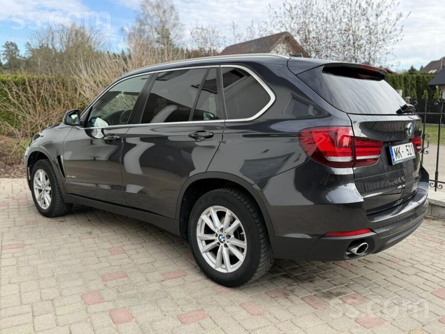 Grey BMW X5 2015 in Riga, with an engine capacity of 2.00 L and mileage of 247 thousand km for 23353 €, photo 18 on AUTOMOTO.COM.LV