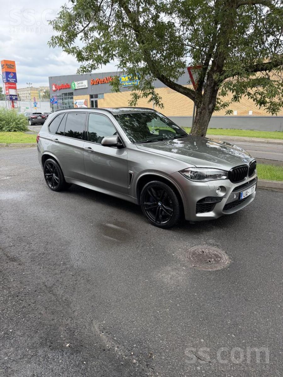 Pelēks BMW X5 2015 Rīga, ar dzinēja tilpumu 4.40 L un nobraukumu 262 tūkst. km par 27000 €, foto 1 vietnē AUTOMOTO.COM.LV
