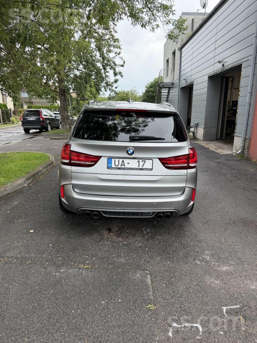 Pelēks BMW X5 2015 Rīga, ar dzinēja tilpumu 4.40 L un nobraukumu 262 tūkst. km par 27000 €, foto 4 vietnē AUTOMOTO.COM.LV