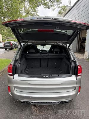 Pelēks BMW X5 2015 Rīga, ar dzinēja tilpumu 4.40 L un nobraukumu 262 tūkst. km par 27000 €, foto 6 vietnē AUTOMOTO.COM.LV