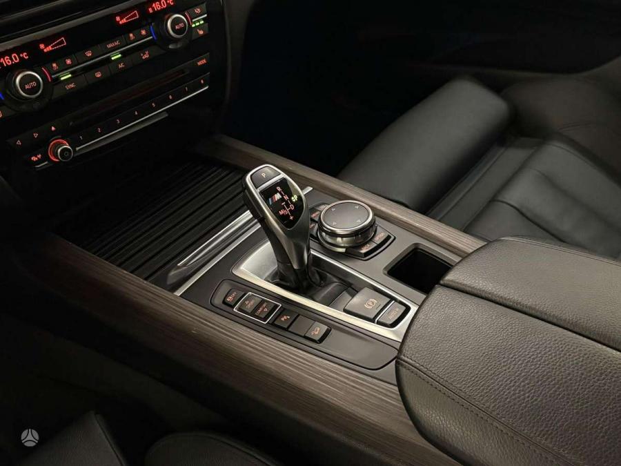 Pelēks BMW X5 2015 Marijampole, ar dzinēja tilpumu 2.99 L un nobraukumu 258 tūkst. km par 19999 €, foto 12 vietnē AUTOMOTO.COM.LV
