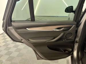 Pelēks BMW X5 2015 Marijampole, ar dzinēja tilpumu 2.99 L un nobraukumu 258 tūkst. km par 19999 €, foto 22 vietnē AUTOMOTO.COM.LV
