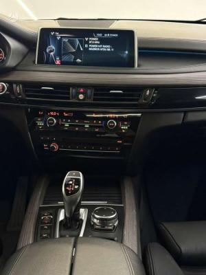 Pelēks BMW X5 2015 Marijampole, ar dzinēja tilpumu 2.99 L un nobraukumu 258 tūkst. km par 19999 €, foto 24 vietnē AUTOMOTO.COM.LV