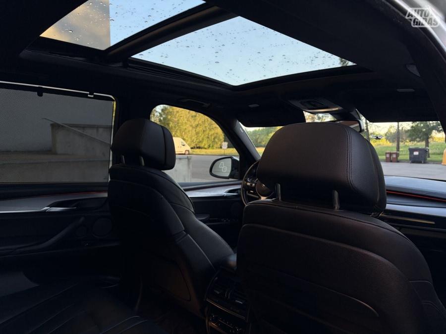 Grey BMW X5 2015 in Alytus, with an engine capacity of 4.40 L and mileage of 149 thousand km for 14800 €, photo 13 on AUTOMOTO.COM.LV