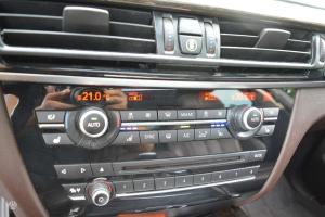 Grey BMW X5 2015 in Marijampole, with an engine capacity of 2.99 L and mileage of 269 thousand km for 18450 €, photo 6 on AUTOMOTO.COM.LV