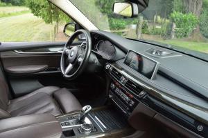 Grey BMW X5 2015 in Marijampole, with an engine capacity of 2.99 L and mileage of 269 thousand km for 18450 €, photo 7 on AUTOMOTO.COM.LV