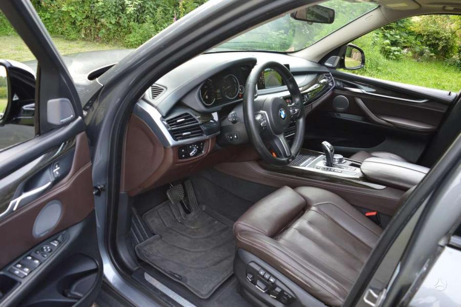Grey BMW X5 2015 in Marijampole, with an engine capacity of 2.99 L and mileage of 269 thousand km for 18450 €, photo 14 on AUTOMOTO.COM.LV