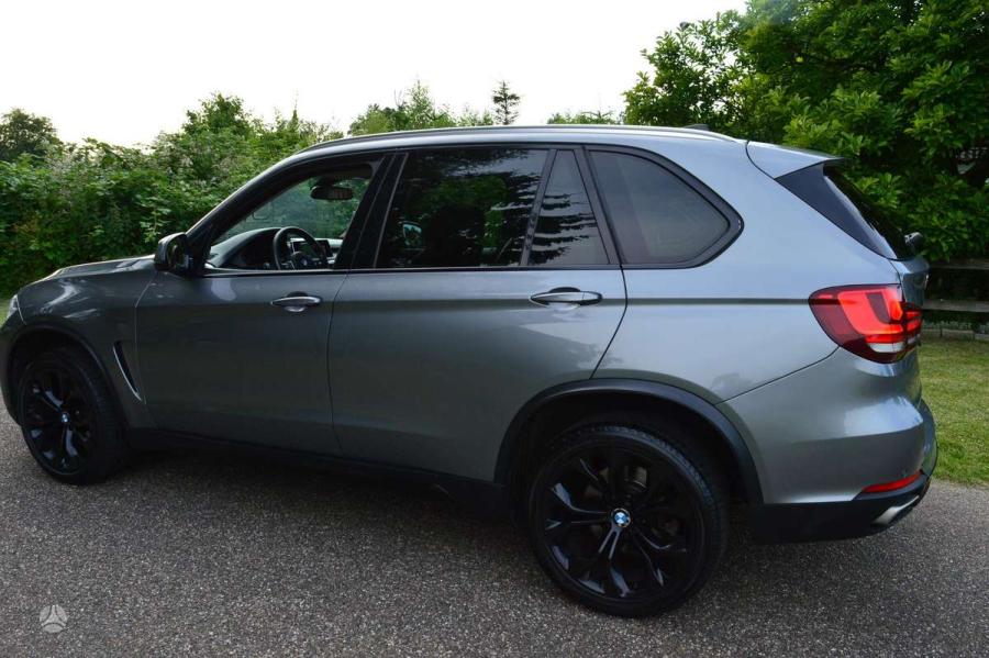 Grey BMW X5 2015 in Marijampole, with an engine capacity of 2.99 L and mileage of 269 thousand km for 18450 €, photo 15 on AUTOMOTO.COM.LV