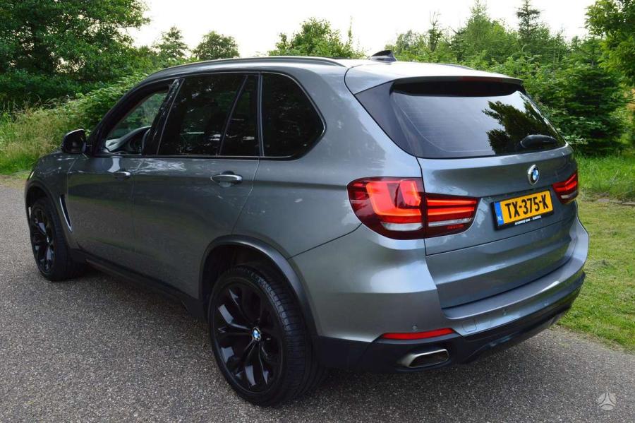 Grey BMW X5 2015 in Marijampole, with an engine capacity of 2.99 L and mileage of 269 thousand km for 18450 €, photo 16 on AUTOMOTO.COM.LV