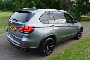 Grey BMW X5 2015 in Marijampole, with an engine capacity of 2.99 L and mileage of 269 thousand km for 18450 €, photo 18 on AUTOMOTO.COM.LV