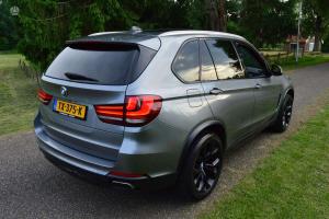 Grey BMW X5 2015 in Marijampole, with an engine capacity of 2.99 L and mileage of 269 thousand km for 18450 €, photo 19 on AUTOMOTO.COM.LV