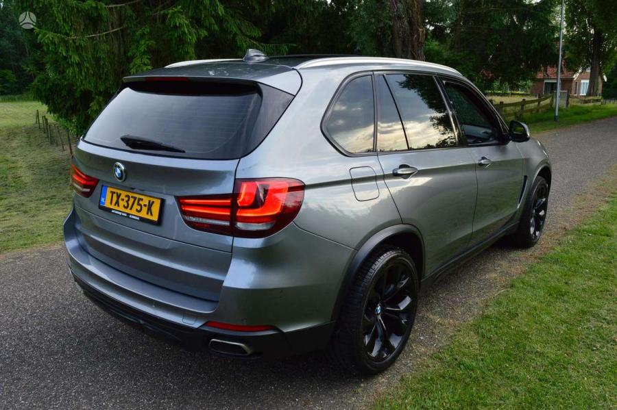 Grey BMW X5 2015 in Marijampole, with an engine capacity of 2.99 L and mileage of 269 thousand km for 18450 €, photo 19 on AUTOMOTO.COM.LV