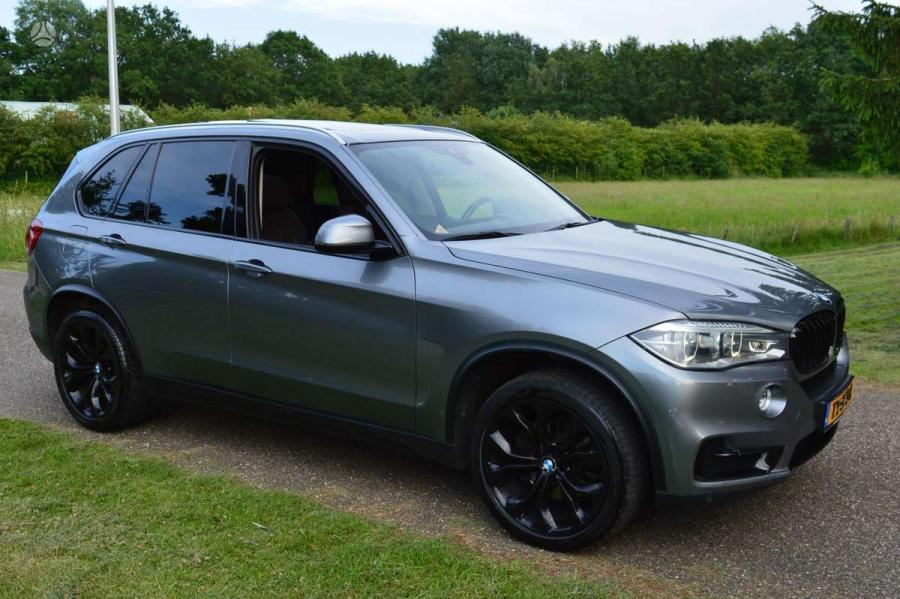 Grey BMW X5 2015 in Marijampole, with an engine capacity of 2.99 L and mileage of 269 thousand km for 18450 €, photo 21 on AUTOMOTO.COM.LV