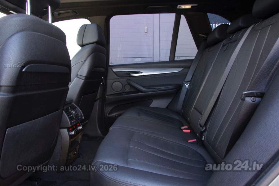 Pelēks BMW X5 2015 Tallina, ar dzinēja tilpumu 3.00 L un nobraukumu 232 tūkst. km par 19990 €, foto 15 vietnē AUTOMOTO.COM.LV