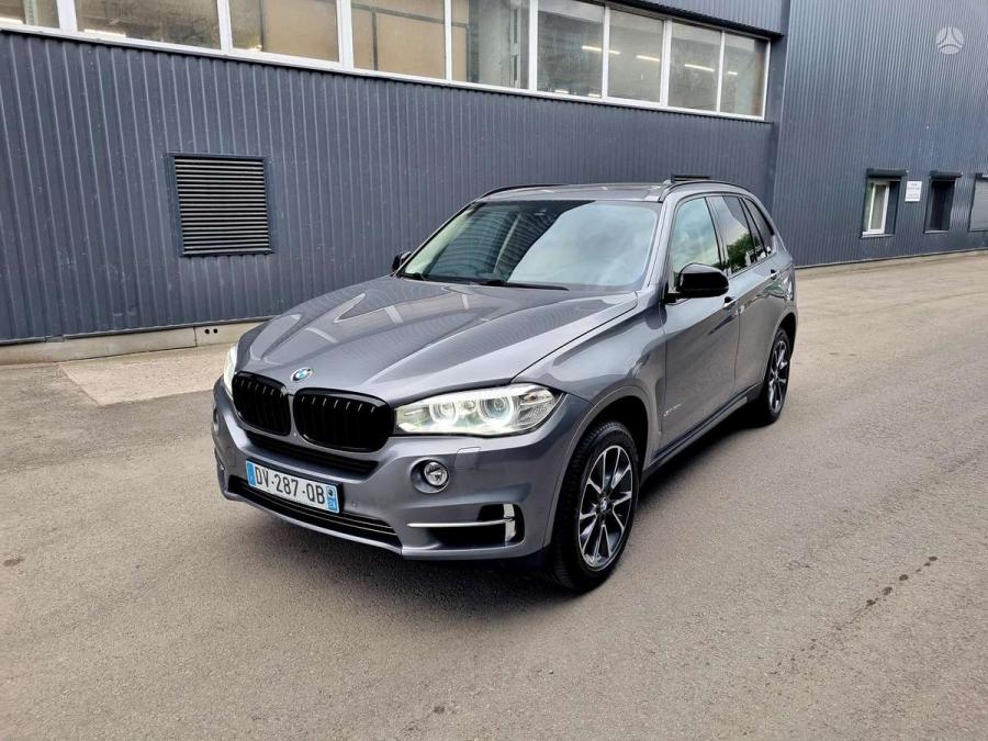 Grey BMW X5 2015 in Kaunas, with an engine capacity of 2.99 L and mileage of 201 thousand km for 16000 €, photo 3 on AUTOMOTO.COM.LV