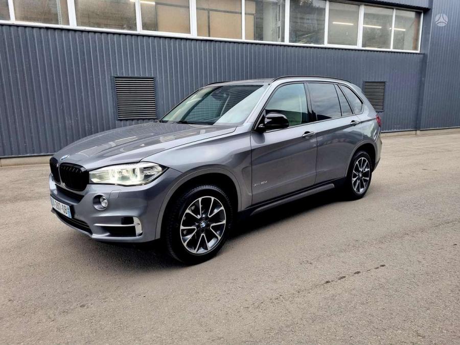 Grey BMW X5 2015 in Kaunas, with an engine capacity of 2.99 L and mileage of 201 thousand km for 16000 €, photo 5 on AUTOMOTO.COM.LV