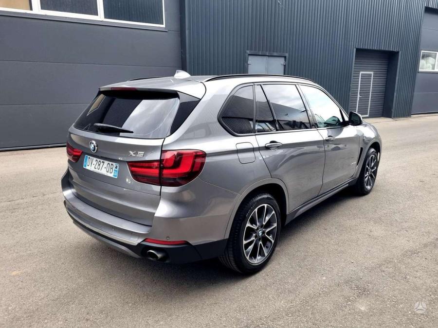 Grey BMW X5 2015 in Kaunas, with an engine capacity of 2.99 L and mileage of 201 thousand km for 16000 €, photo 6 on AUTOMOTO.COM.LV