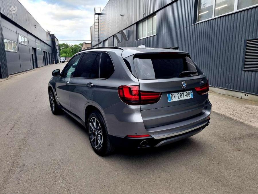 Grey BMW X5 2015 in Kaunas, with an engine capacity of 2.99 L and mileage of 201 thousand km for 16000 €, photo 7 on AUTOMOTO.COM.LV