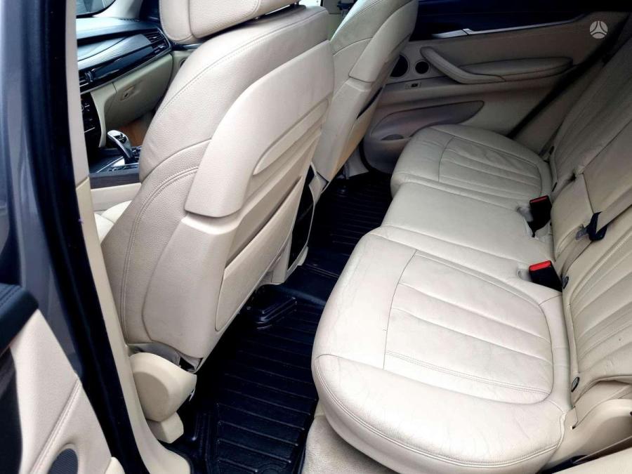 Grey BMW X5 2015 in Kaunas, with an engine capacity of 2.99 L and mileage of 201 thousand km for 16000 €, photo 18 on AUTOMOTO.COM.LV