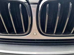 Grey BMW X5 2015 in Kaunas, with an engine capacity of 2.99 L and mileage of 201 thousand km for 16000 €, photo 19 on AUTOMOTO.COM.LV