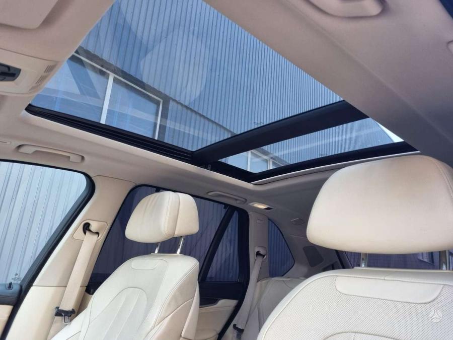 Grey BMW X5 2015 in Kaunas, with an engine capacity of 2.99 L and mileage of 201 thousand km for 16000 €, photo 20 on AUTOMOTO.COM.LV