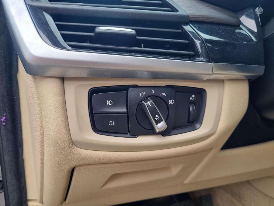 Grey BMW X5 2015 in Kaunas, with an engine capacity of 2.99 L and mileage of 201 thousand km for 16000 €, photo 25 on AUTOMOTO.COM.LV