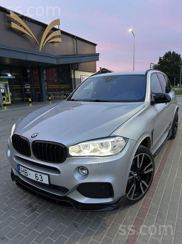 Pelēks BMW X5 2015 Bauska, ar dzinēja tilpumu 3.00 L un nobraukumu 333 tūkst. km par 20543 €, foto 1 vietnē AUTOMOTO.COM.LV