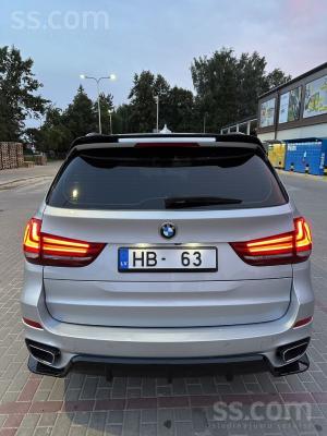 Grey BMW X5 2015 in Bauska, with an engine capacity of 3.00 L and mileage of 333 thousand km for 20543 €, photo 5 on AUTOMOTO.COM.LV