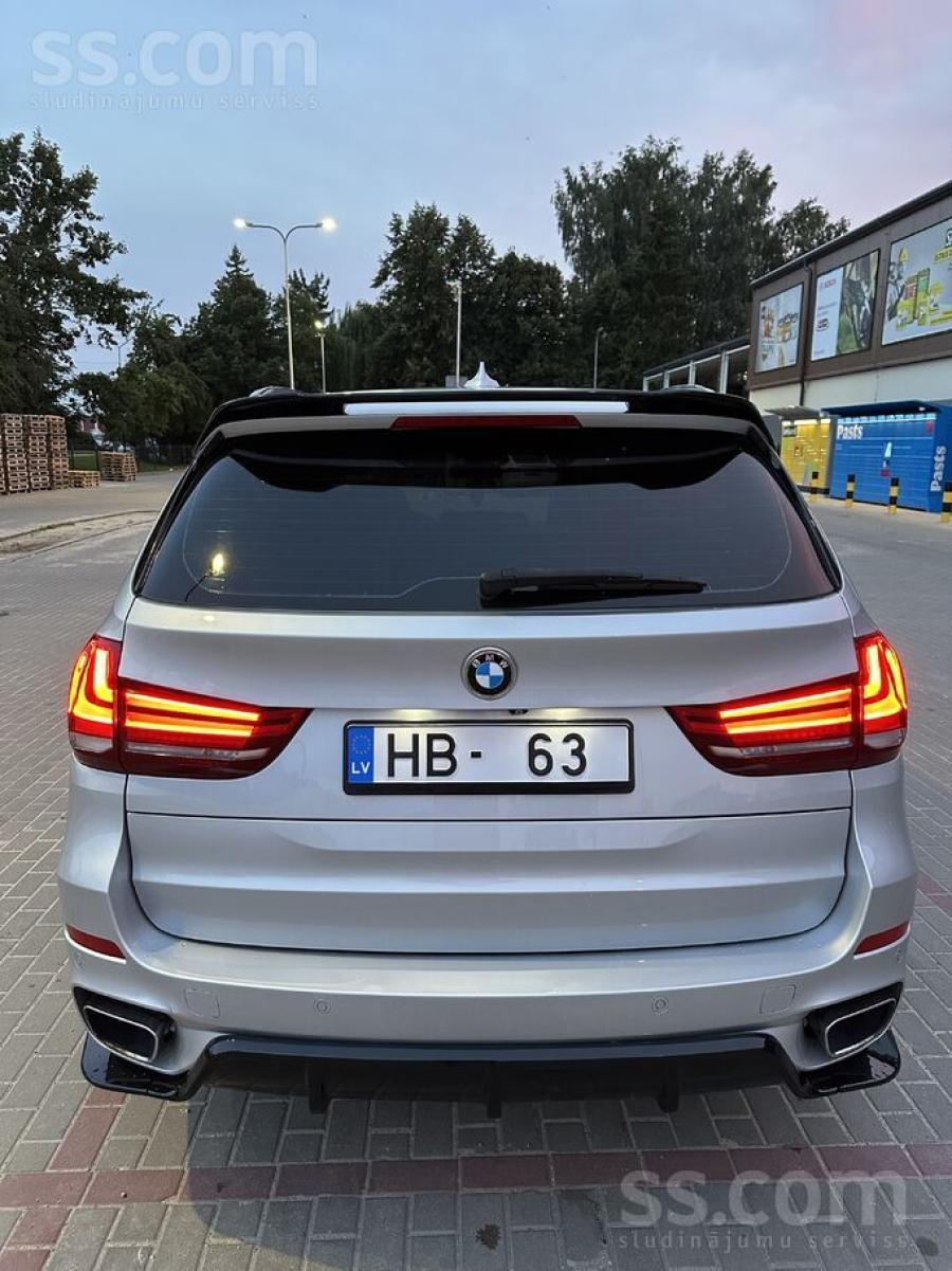 Grey BMW X5 2015 in Bauska, with an engine capacity of 3.00 L and mileage of 333 thousand km for 20543 €, photo 5 on AUTOMOTO.COM.LV