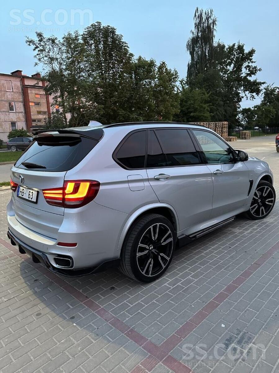 Grey BMW X5 2015 in Bauska, with an engine capacity of 3.00 L and mileage of 333 thousand km for 20543 €, photo 6 on AUTOMOTO.COM.LV