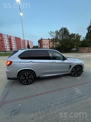 Grey BMW X5 2015 in Bauska, with an engine capacity of 3.00 L and mileage of 333 thousand km for 20543 €, photo 7 on AUTOMOTO.COM.LV