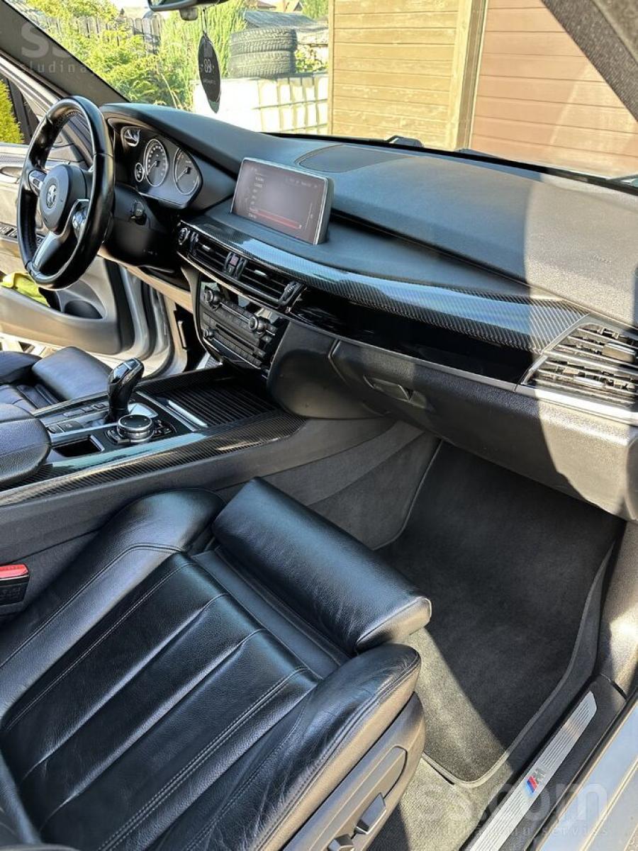 Grey BMW X5 2015 in Bauska, with an engine capacity of 3.00 L and mileage of 333 thousand km for 20543 €, photo 11 on AUTOMOTO.COM.LV