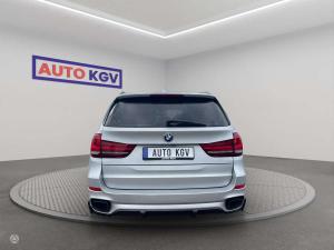 Pelēks BMW X5 2015 Viļņa, ar dzinēja tilpumu 3.00 L un nobraukumu 318 tūkst. km par 19999 €, foto 5 vietnē AUTOMOTO.COM.LV